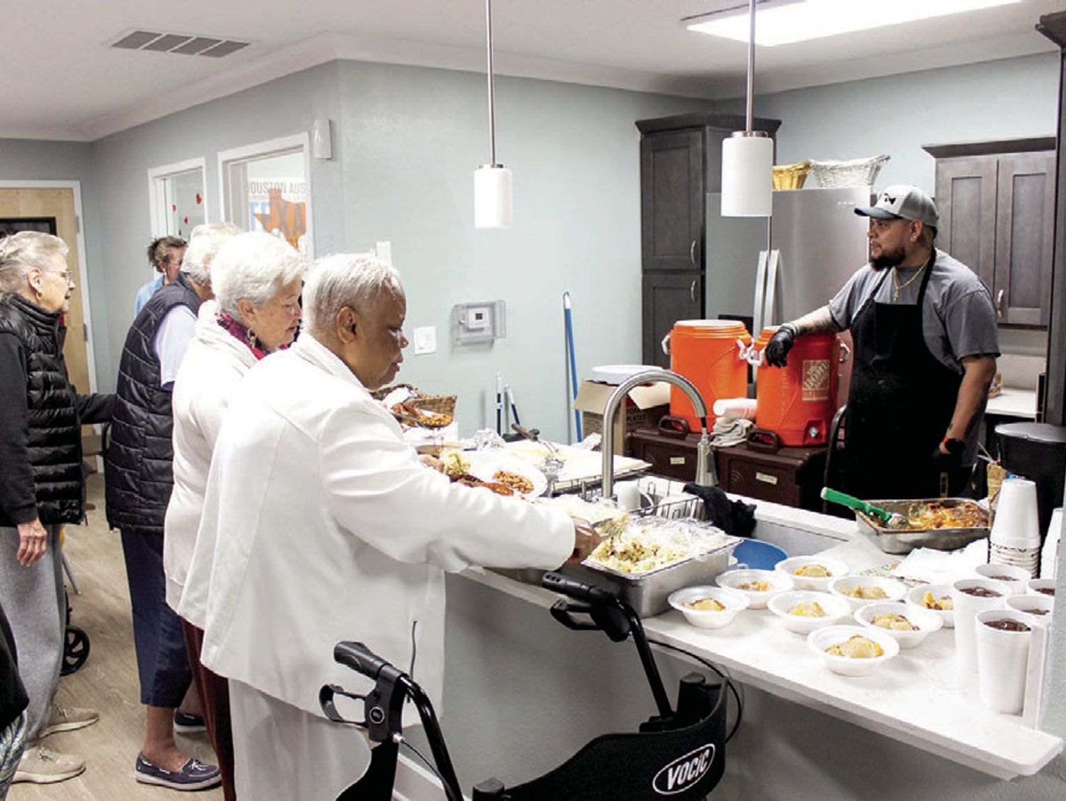 COLUMBUS OAKS HOSTS RESIDENT APPRECIATION LUNCH