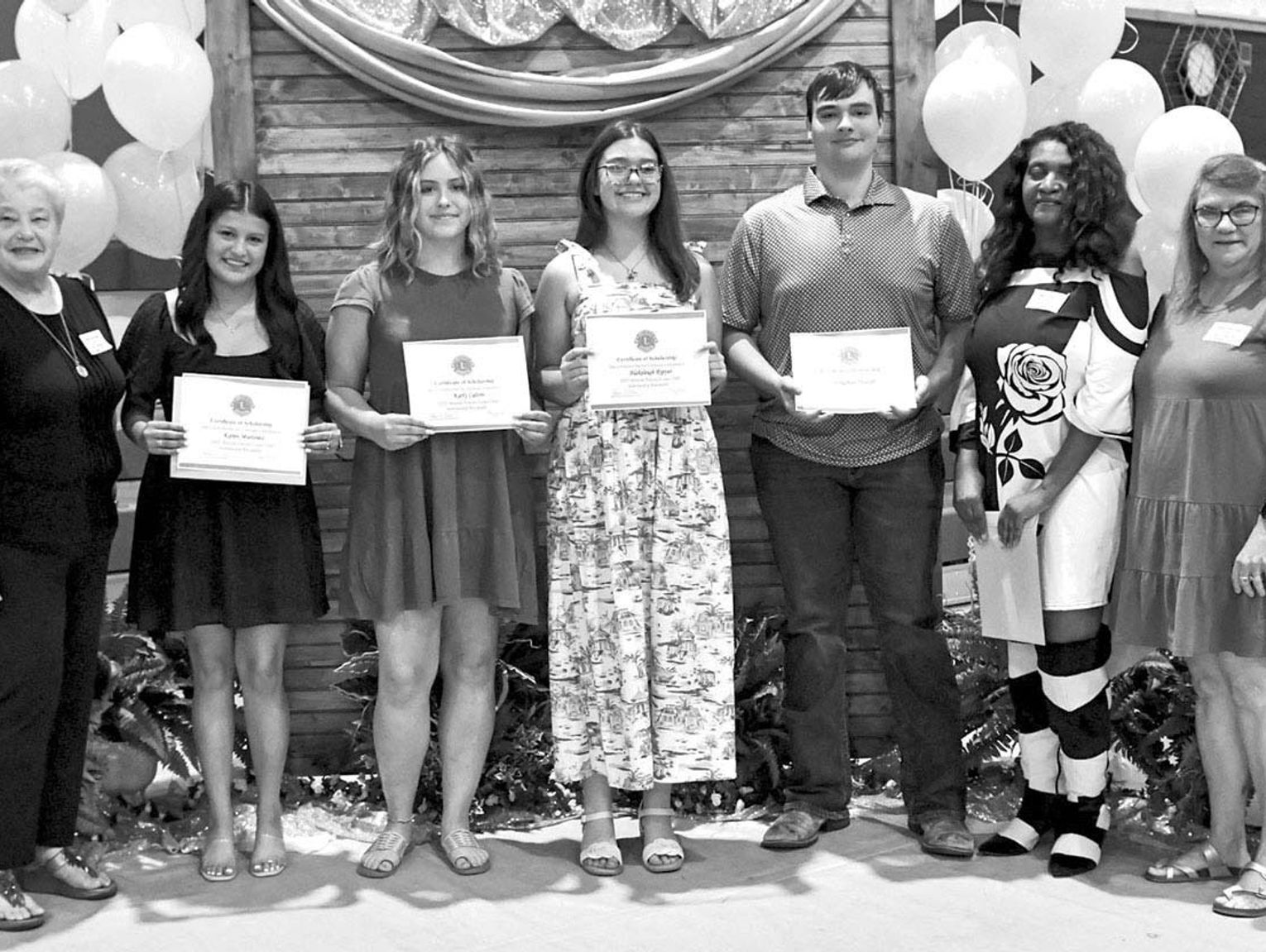 ENCORE LIONS HAND OUT SCHOLARSHIPS
